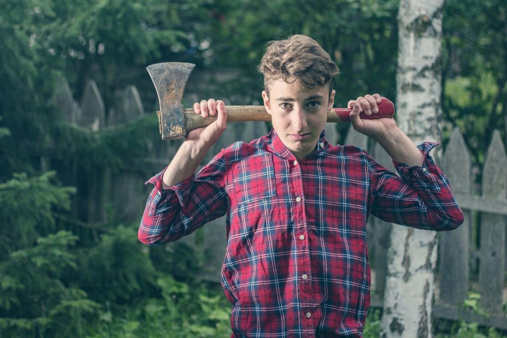 4 Basic Techniques to Improve Your Axe-Throwing Skills – Our Guide ...